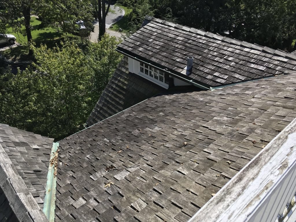 How do I know if my cedar shake roof is bad? - CedarRoofing.com